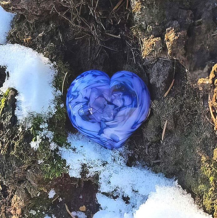Hundreds of glass hearts coming to Tualatin Park in expanded Share the ...